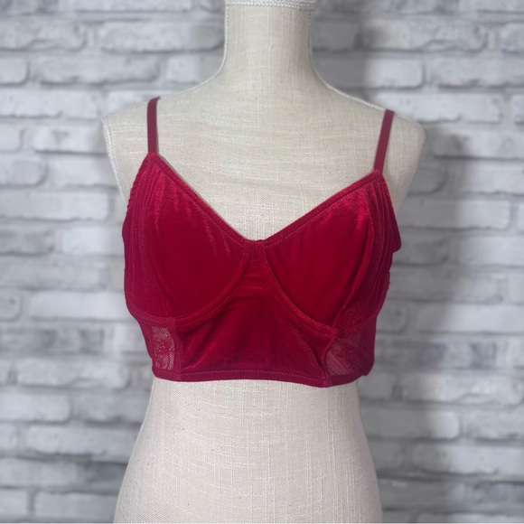 Intimates & Sleepwear | Velvet Red Lace Underwire Bra | Poshmark